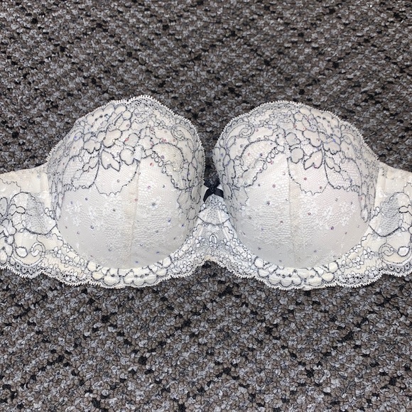 Victoria's Secret | Intimates & Sleepwear | Black And White Lace Bra ...